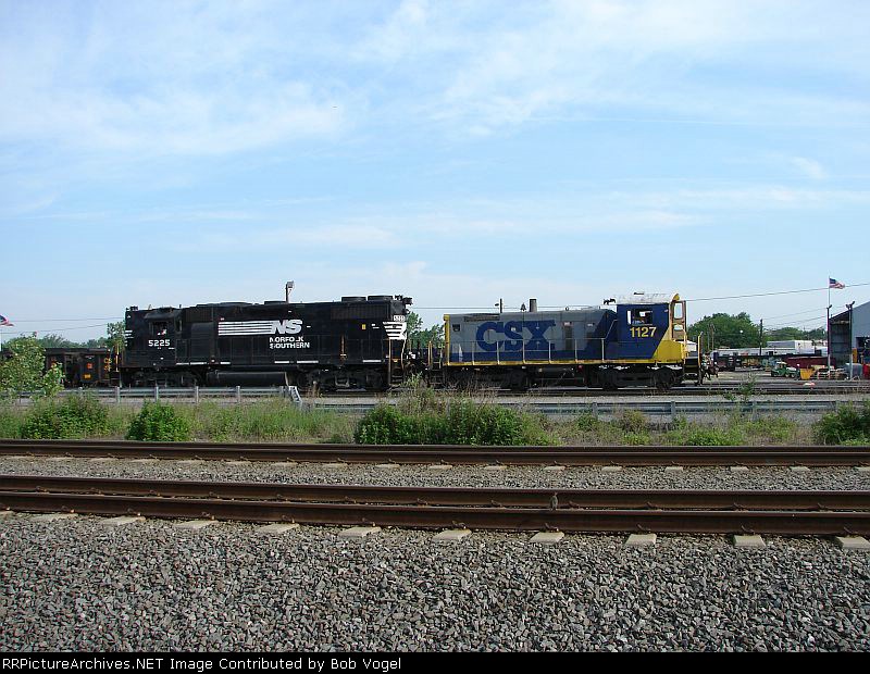 CSX 1127 and NS 5225